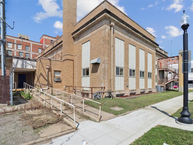 115 N 2nd Avenue E