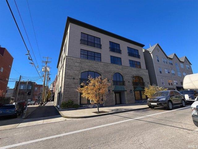 115 N Washington St Apt 203, Bloomington, IN 47408