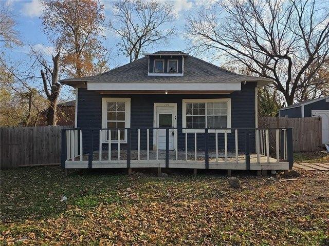 115 N Britt St, Siloam Springs, AR 72761