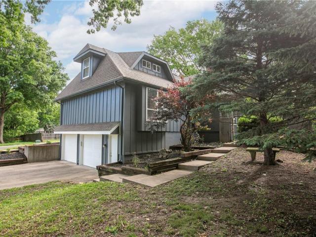 115 N PARK Drive