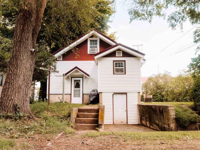 115 N Prairie Street