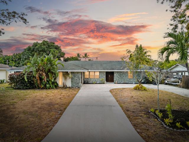 115 NE Caprona Ave, Port St. Lucie, FL 34983 | MLS #R11163 | Compass
