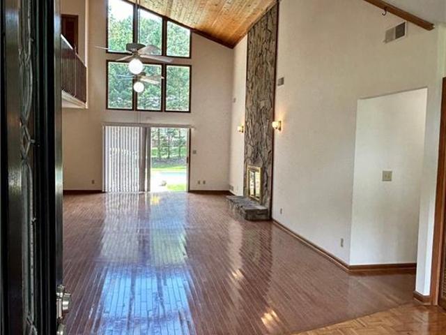 115 Nesbit Ferry Place