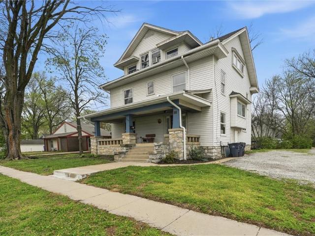 115 S Walnut St, Olathe, KS 66061 | MLS #2613 | Compass