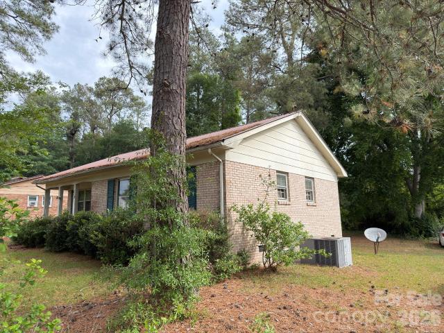 115 S White Oak Street