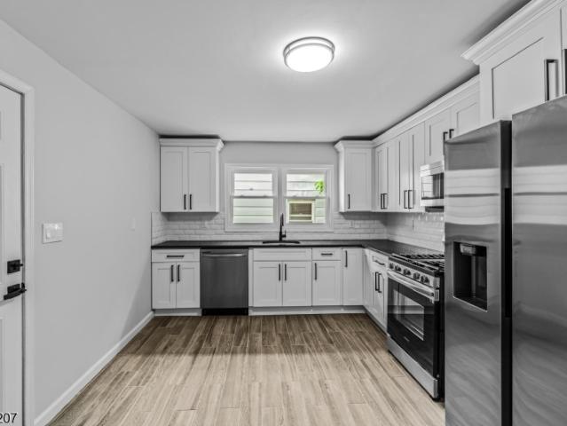 115 Smith St # 2B
