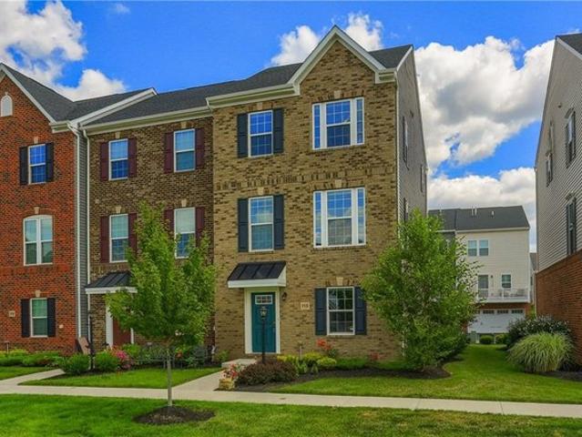 115 Sample Ln, Cranberry Township, PA 16066