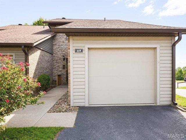 115 Sandridge Dr, Collinsville, IL 62234