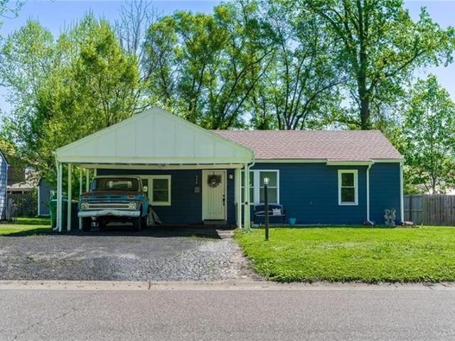 115 Spring Valley Ave, Bonner Springs, KS 66012