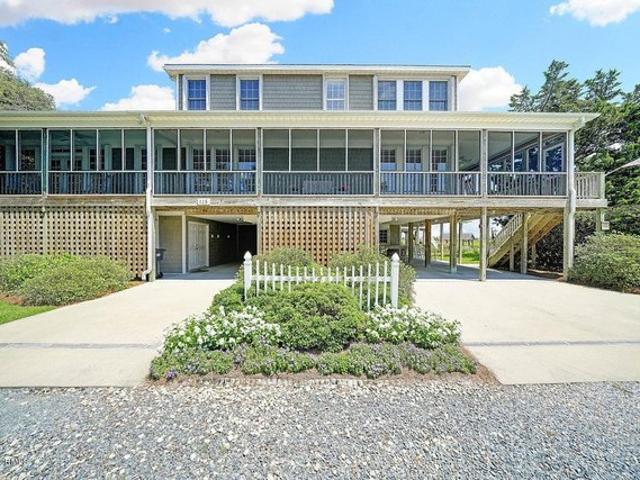 115 SW Yacht Dr, Oak Island, NC 28465