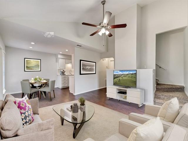115 Peachtree Ct, Kennedale, TX 76060