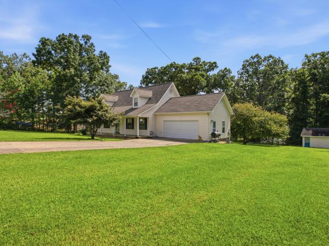 115 Pin Oaks Ln