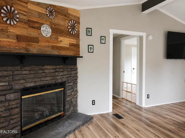 115 Queener St