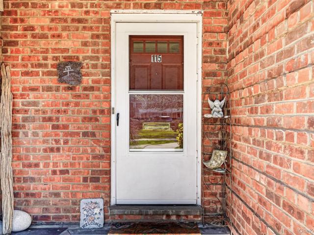 115 Robins Road 115