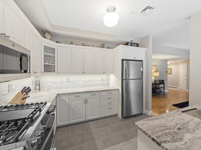 115 Revere St Unit E, Canton, MA 02021