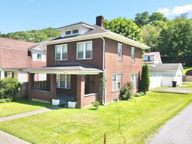 115 Reynolds Ave, Bluefield, VA 24605
