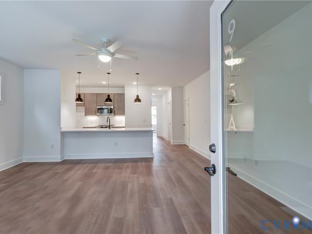 115 W 10th Street