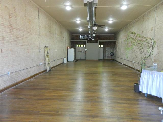 115 W Fannin Street W