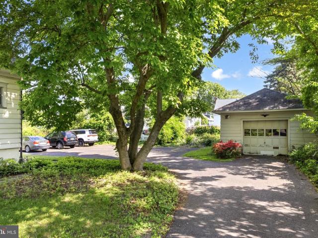115 W Gloucester Pike
