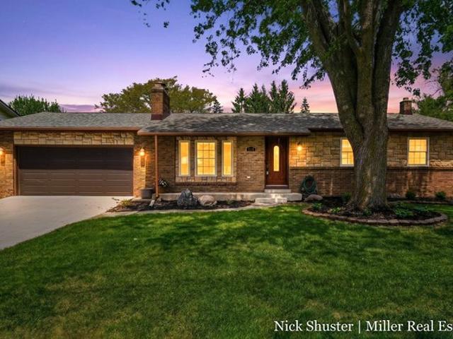 115 W North St, Hastings, MI 49058