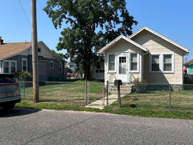 115 W Pacific Avenue