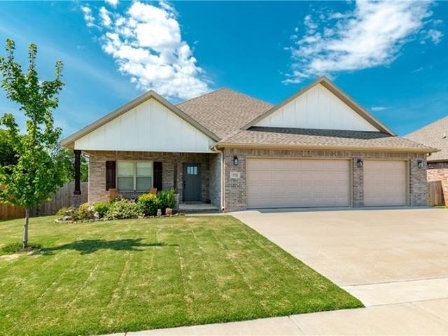 115 W Pitts St, Farmington, AR 72730