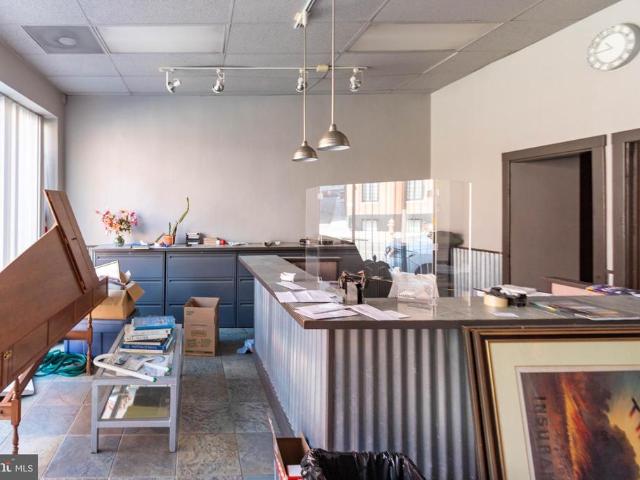 115 W Saratoga Street