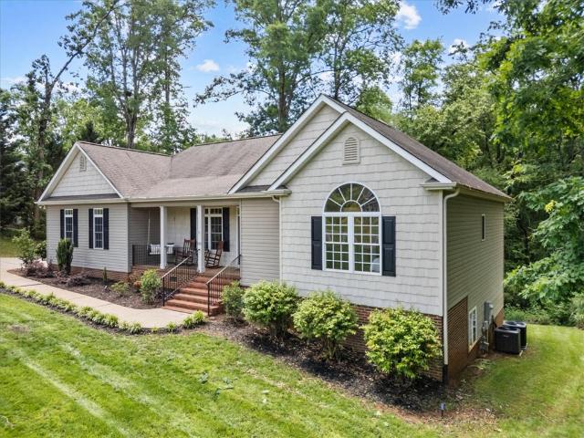 115 Woods Way