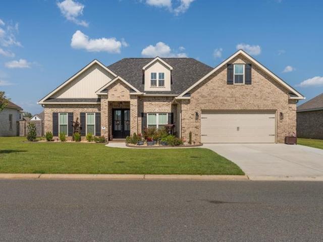 115 Woodwinds Ct, Kathleen, GA 31047