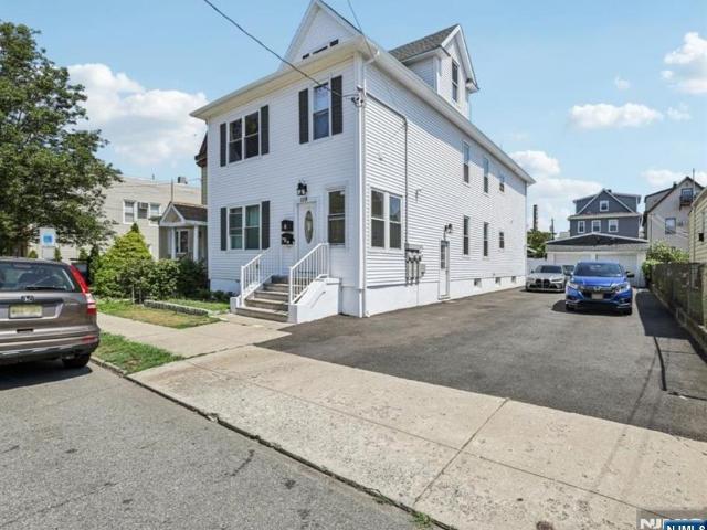115 Wallington Avenue # 2