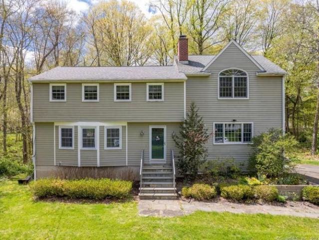 115 Walnut Grove Rd, Ridgefield, CT 06877