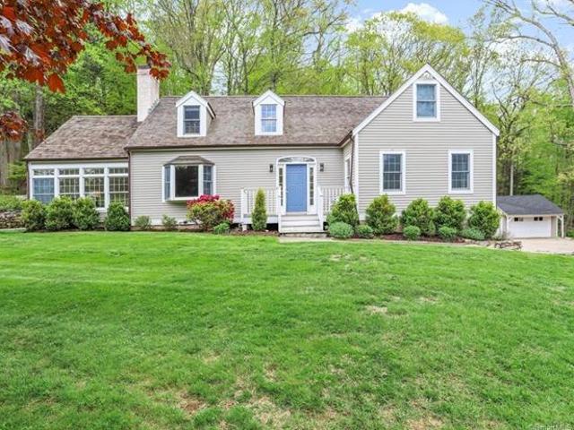 115 Wildwood Rd, Stamford, CT 06903