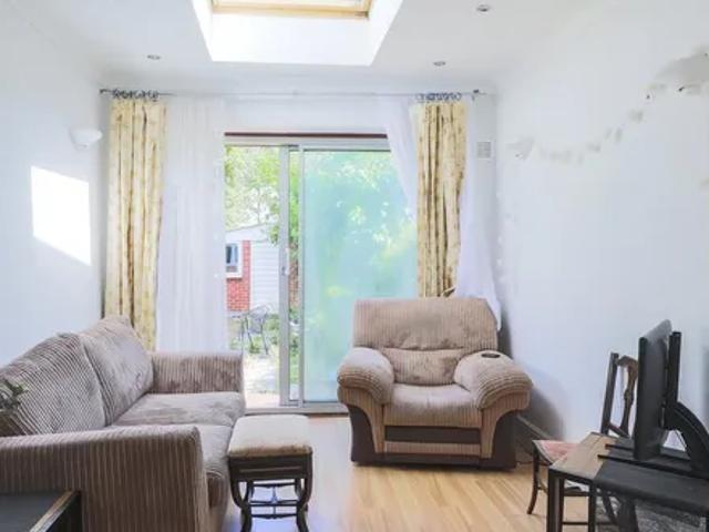 115 Tooting Bec Road, London, SW17 8BW, United Kingdom | 3 bed apartment for rent #128466537 | Rentberry