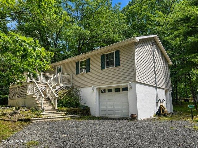 115 Tinkwig Dr, Hawley, PA 18428