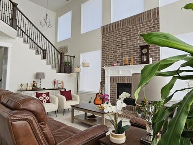 11642 S Groves View Dr, South Jordan, UT 84095