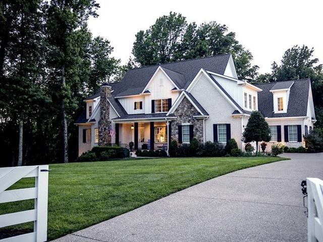 1164 Saddle Springs Dr, Thompsons Station, TN 37179