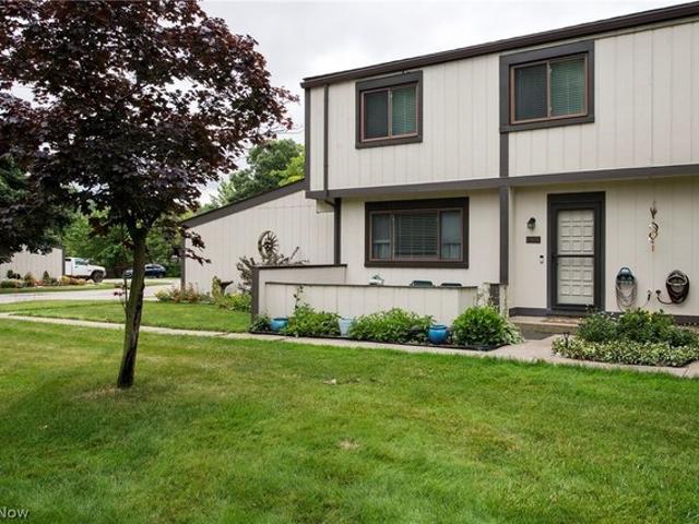 11657 Harbour Light Dr, North Royalton, OH 44133
