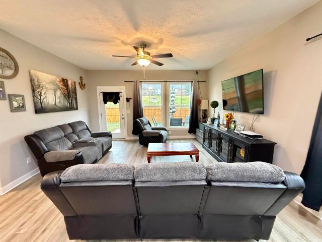 1165 Helen Ct, Boonville, IN 47601 | MLS #202543 | Compass