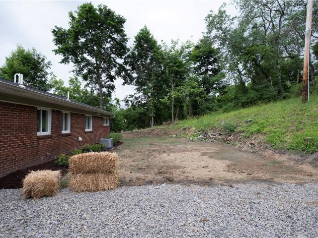 1165 Kings Ln