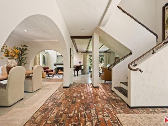 11662 Duque Dr, Studio City, CA 91604