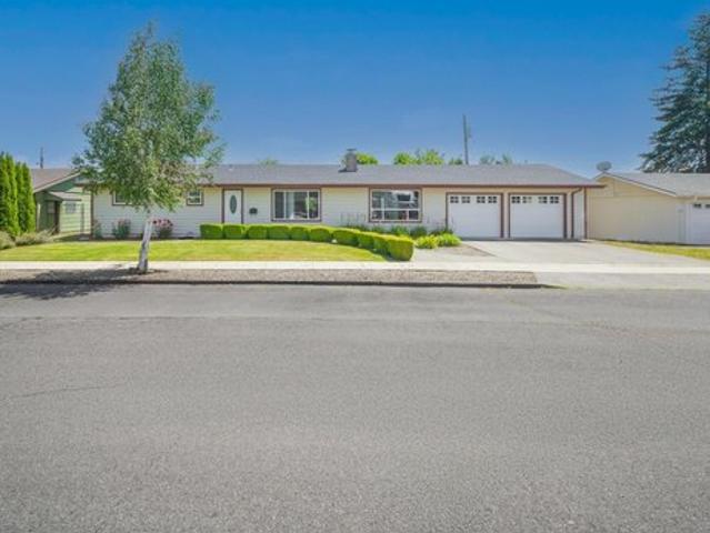 1166 N Douglas Ave, Stayton, OR 97383