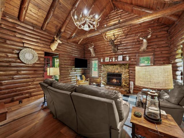 1166 N Wozniak Road
