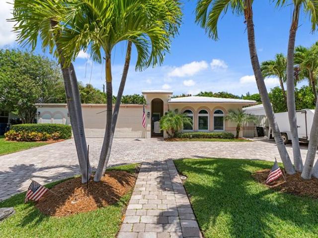 1166 Beach Rd, Riviera Beach, FL 33404