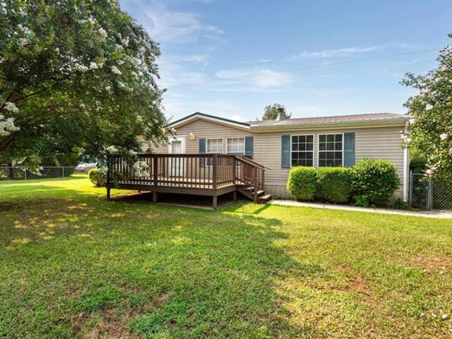 1166 Dearmanville Dr N, Anniston, AL 36207