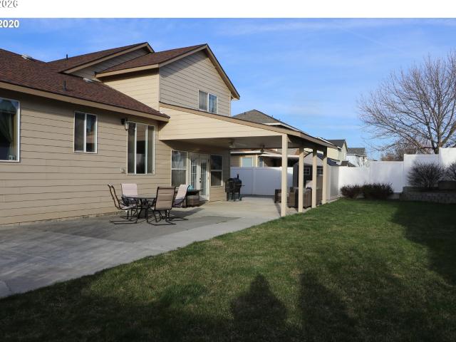 1166 e main st