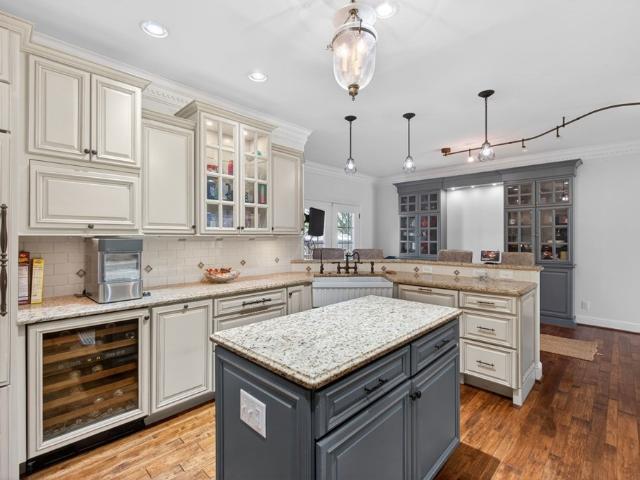 1166 Sheraton Drive