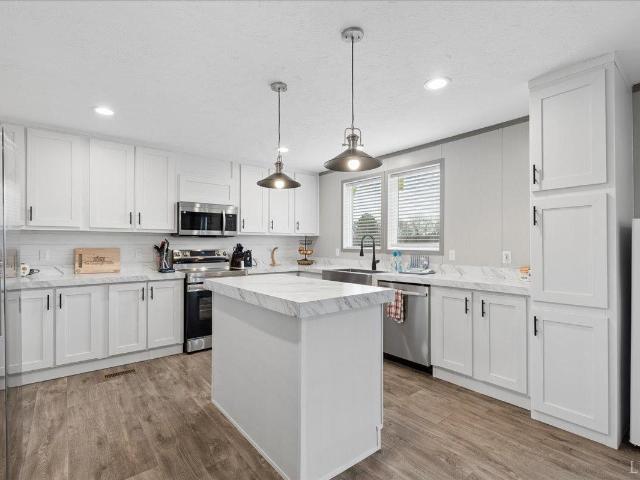 1166 Throckmorton Trail