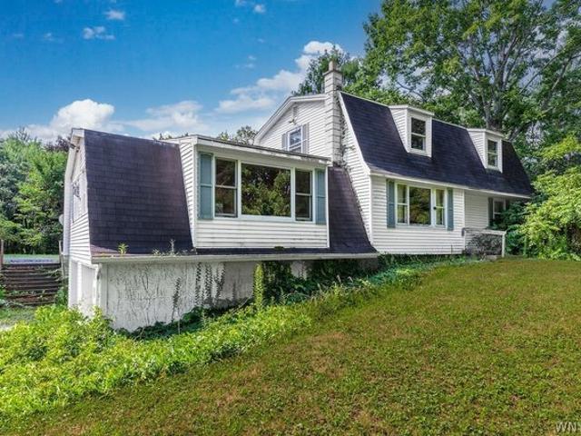 11671 Liberia Rd, East Aurora, NY 14052