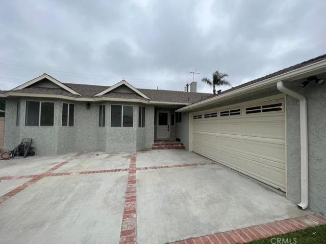 11671 New Zealand St, Cypress, CA 90630