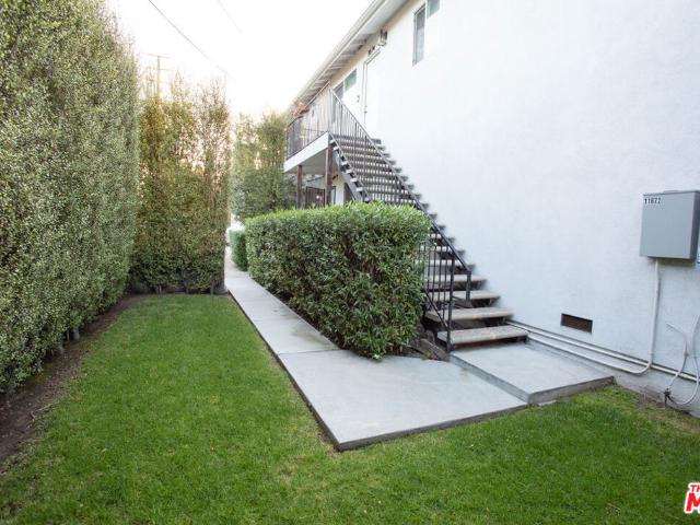 11674 La Grange Avenue